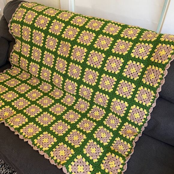 Vintage | Bedding | Vtg Granny Square Crochet Blanket Afghan 7s Avocado ...